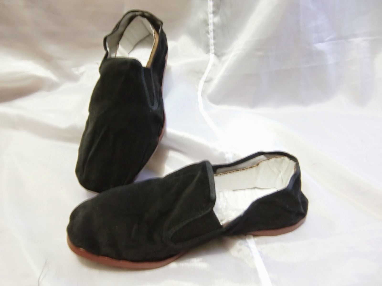 CILEGON ANTIK: Sepatu Kung Fu (Sepatu Big Boss / Sepatu Bruce Lee)