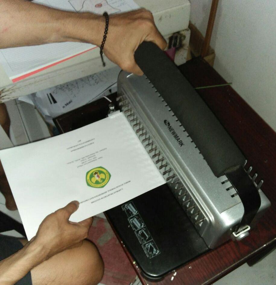 Inilah cara jilid spiral yang mudah dan cepat - FC Brother