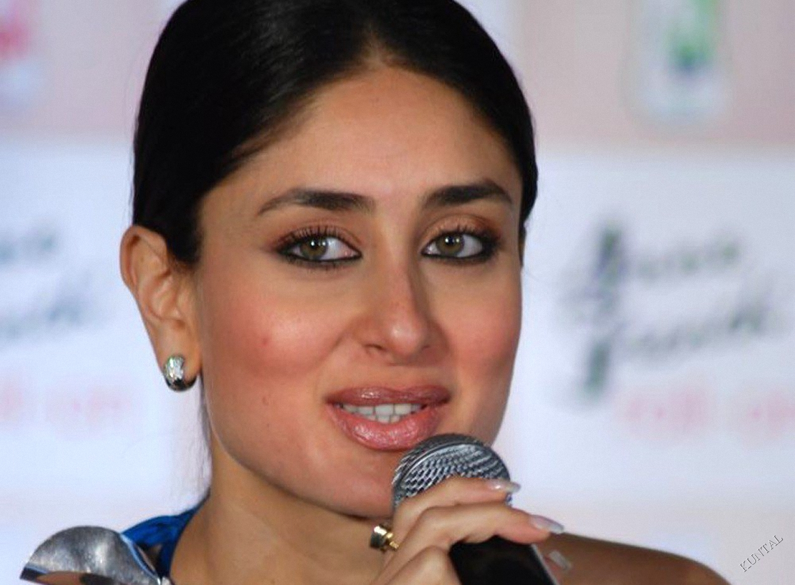 Kareena Wallpaper1 | modeling Hot