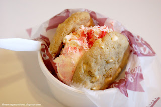 $1.50 ice cream sammies at Diddy Riese cookies in Westwood - Vegas and Food