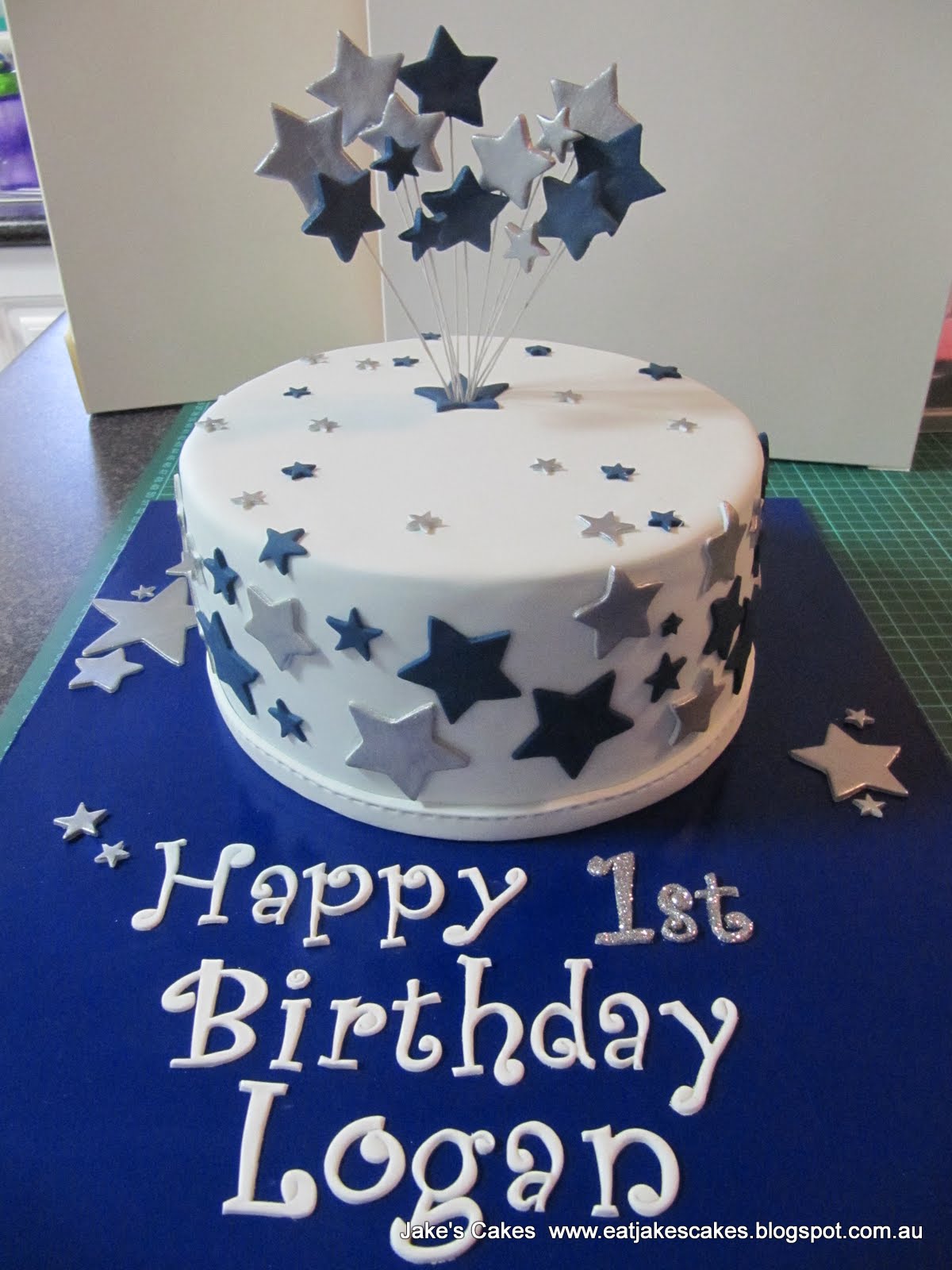 This beautiful white, silver and black themed star cake is perfect for ...
