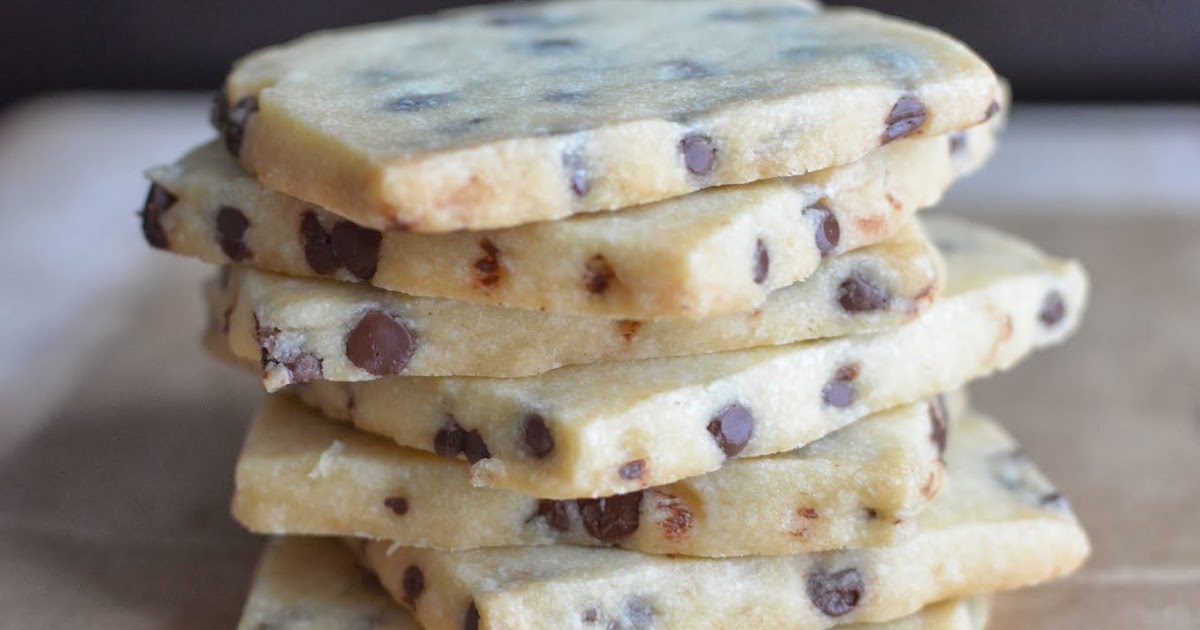 Playing with Flour: Chocolate chip shortbread cookies