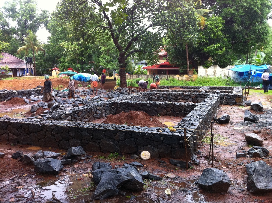 LIJOY JOHNSON VILLA @ Karuvannur: Random Rubble Masonry for Basement