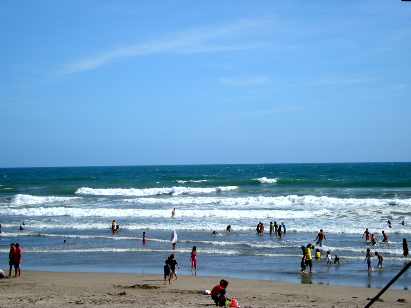 Sights and Spices: Sights: Surf's Up - BAGASBAS, LA UNION, BALER