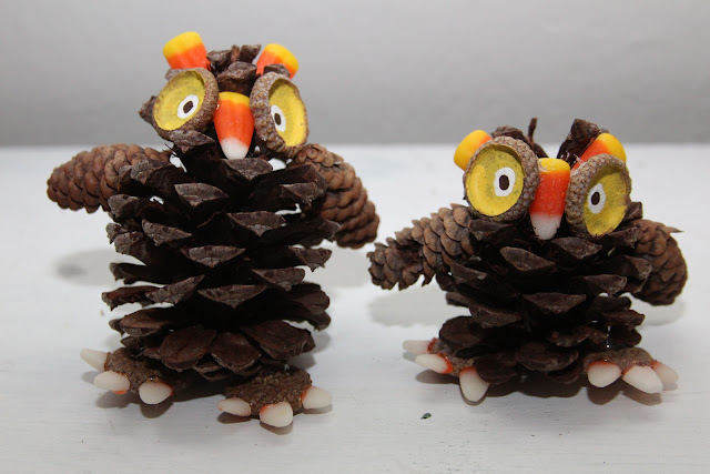 ReMadeSimple: Candy Corn Pinecone Owls