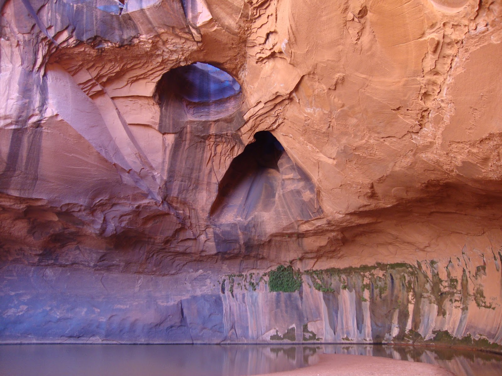 ESCALANTE: GOLDEN CATHEDRAL