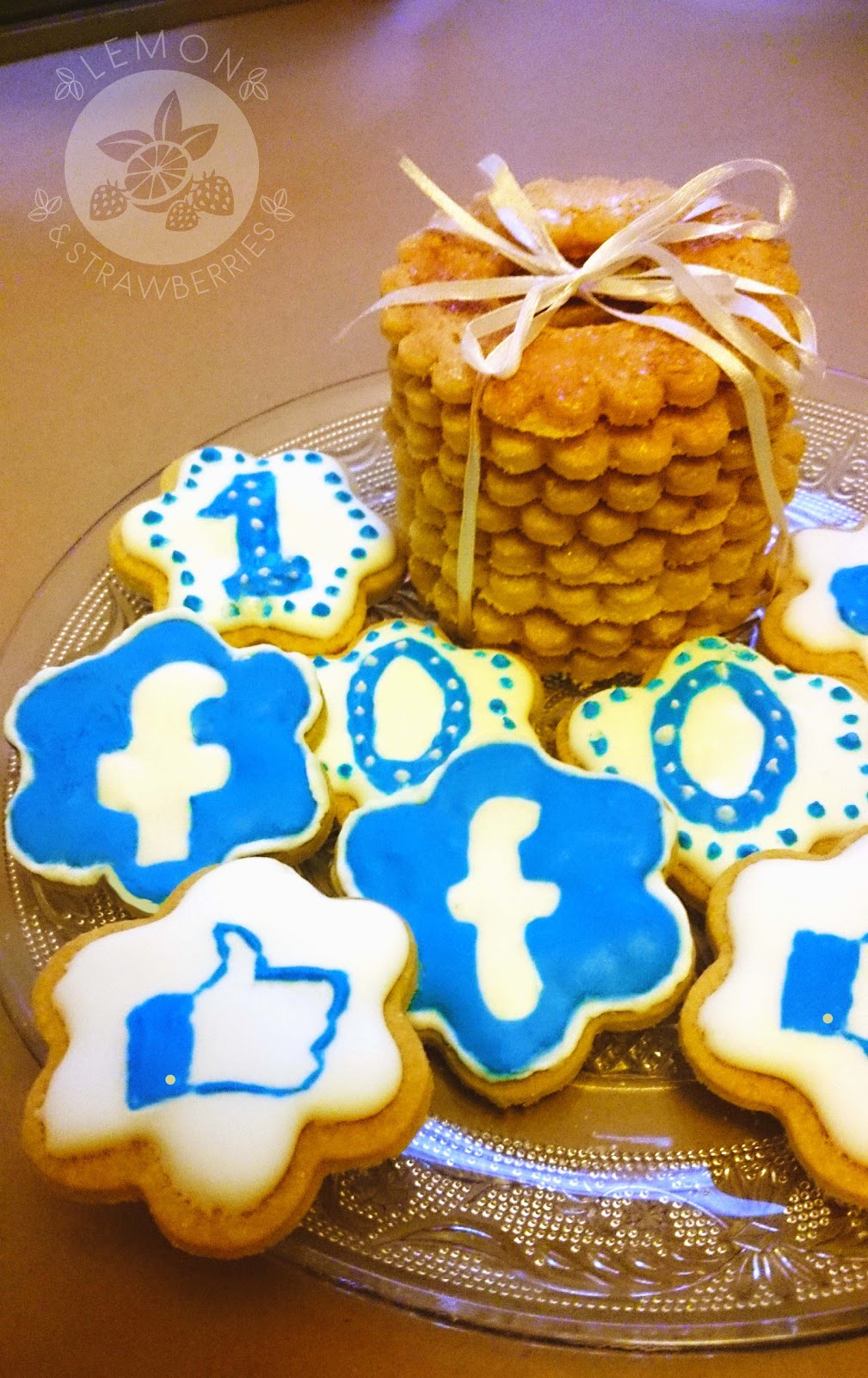 Shortbread vanilla cookies & 100 FB fans celebration