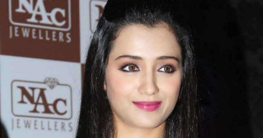 Actress Trisha Cute Face Expressions | Ezee Cinemas