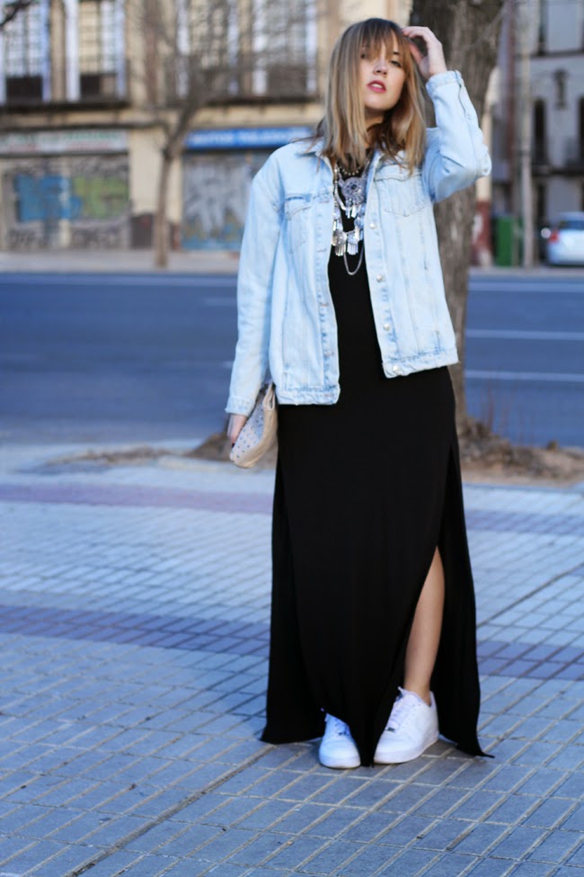 Toks: The normcore girl