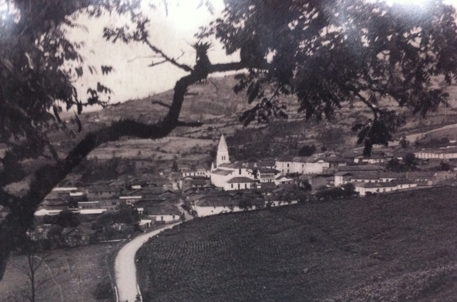 CHIPAQUE MI PATRIA CHICA: PANORÁMICA DEL PUEBLO