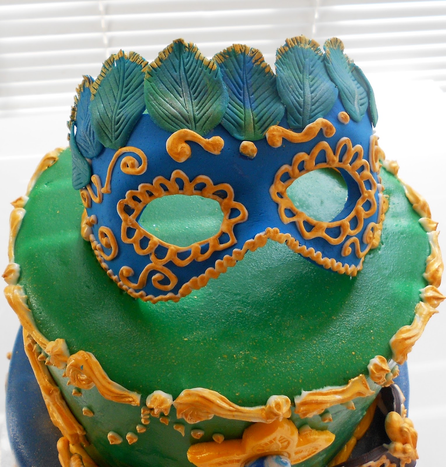 Custom Cakes by Lori: Two-tiered "Masquerade" cake