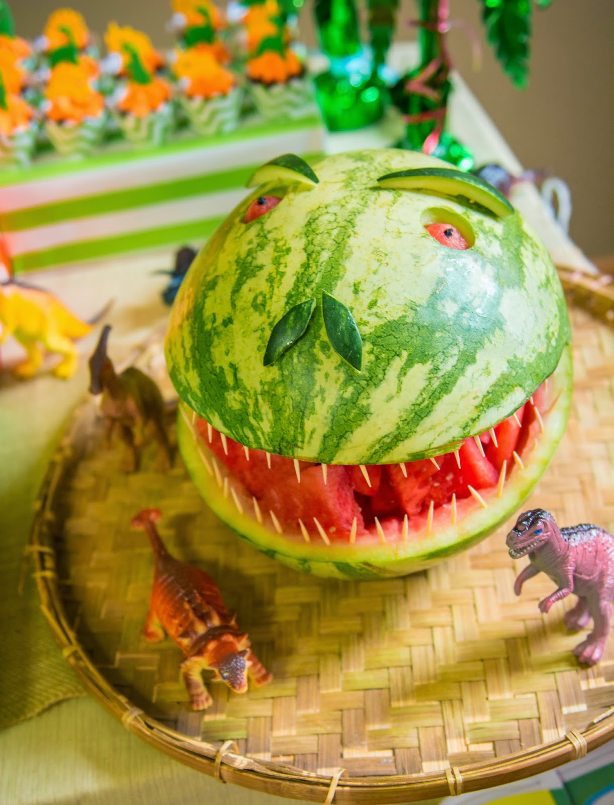 Manju's Eating Delights: Dinosaur B'day party...Manav turns 3 - ROAR!