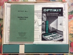 Me 'n' Elise: Optikit No.1