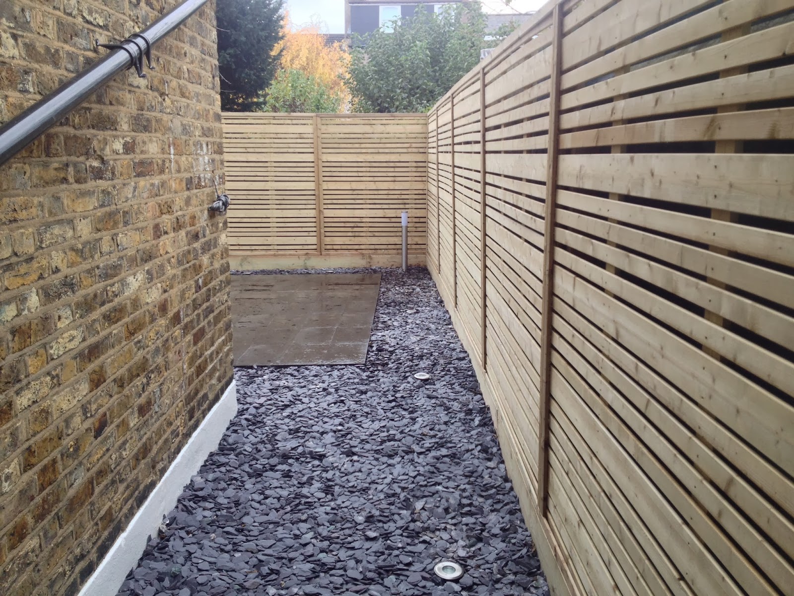 MODERN GARDEN FENCING SCREENS: Modern and Contemporary Fence Panels ...