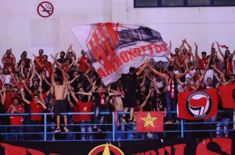 Left side terraces: Interview with a representative of the fan group ...