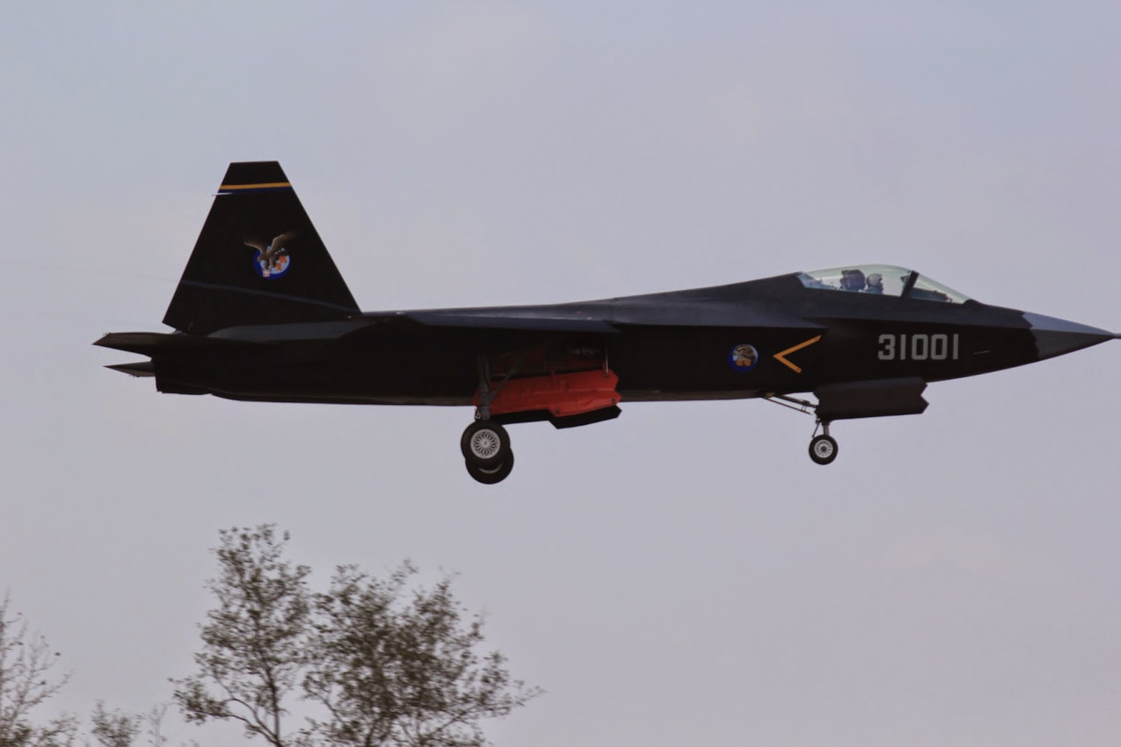 indian military blog: China's Mysterious J-31 to debut at Zhuhai air ...