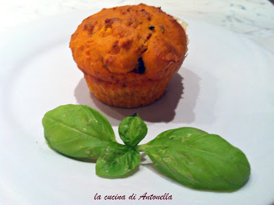 LA CUCINA DI ANTONELLA: Muffin alla pizza