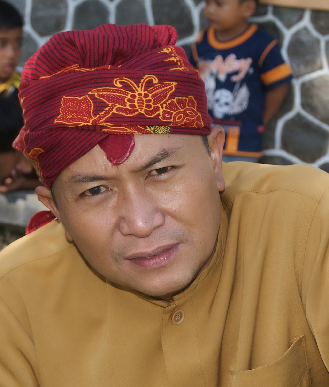 Sejarah yang Lestari: Ngertakeun Iket Sunda warisan karuhun