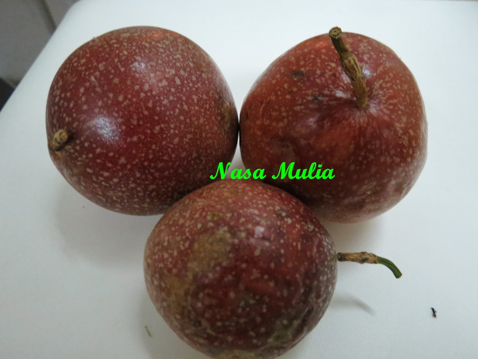 warna warni hidupku..............: Buah Markisa @ Passion Fruits