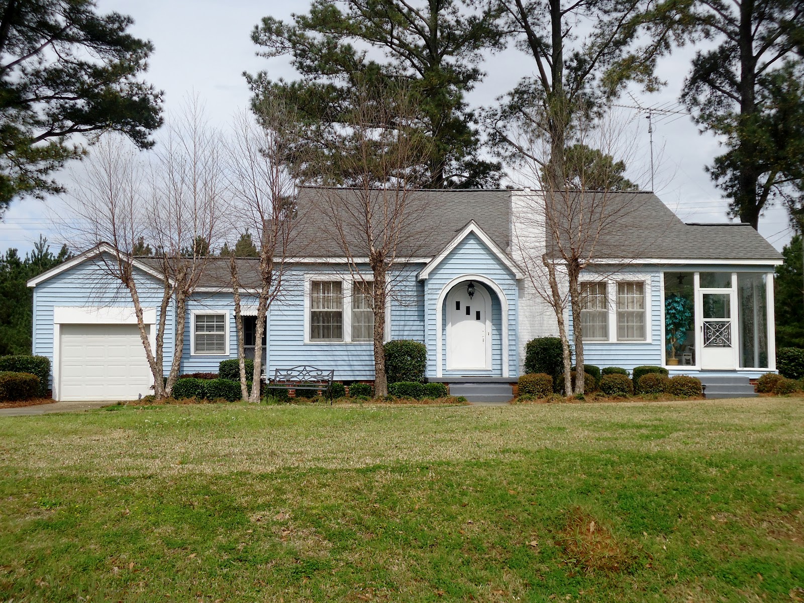 The Sunny Side of the Sun Porch: Cute Blue House