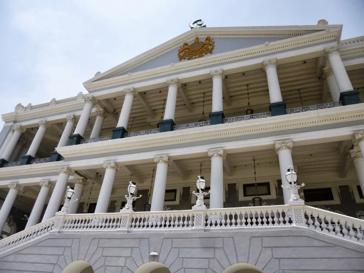 Falaknuma Palace Images That Will Make You Feel Like A Nizam | Sidewalk ...