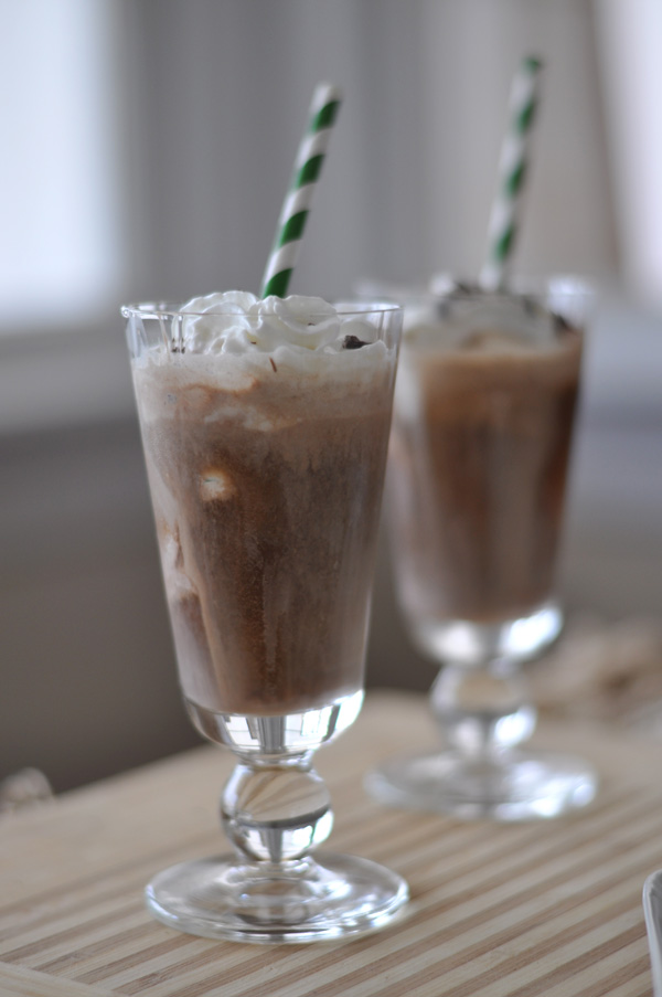 Entertaining: Chocolate Guinness Float - The Mama Notes