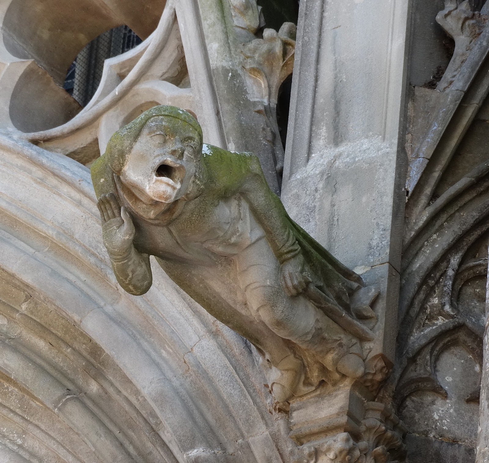 За каквото и да е: Каркасон,в търсене на приказни герои и легенди