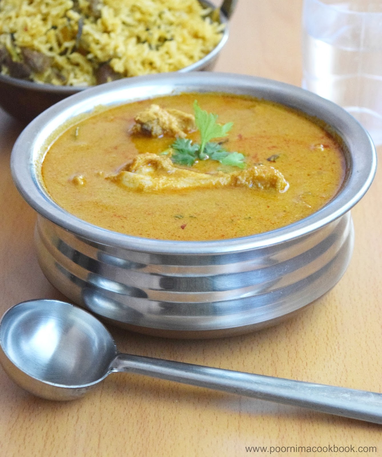 Poornima's Cook Book: Kozhi Kulambu / Chicken Gravy (with coconut ...
