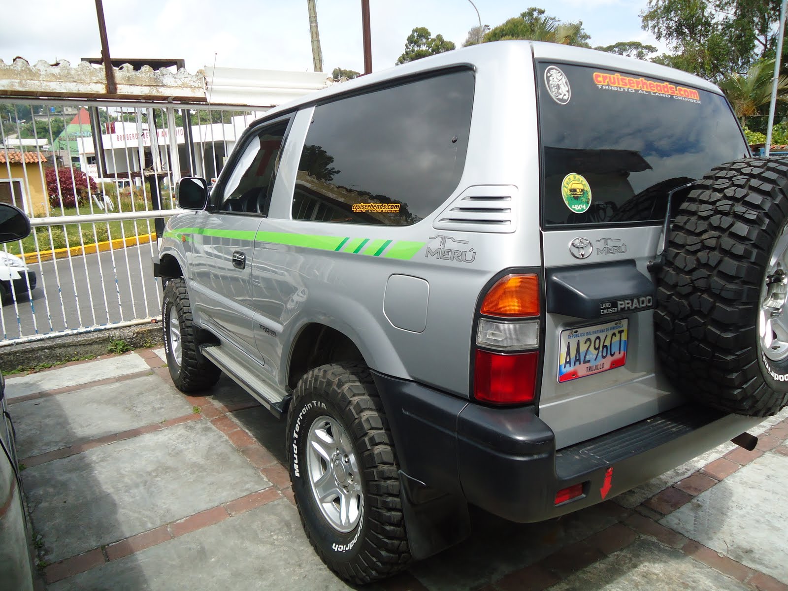 Check Tu Auto: Toyota Meru 2.008