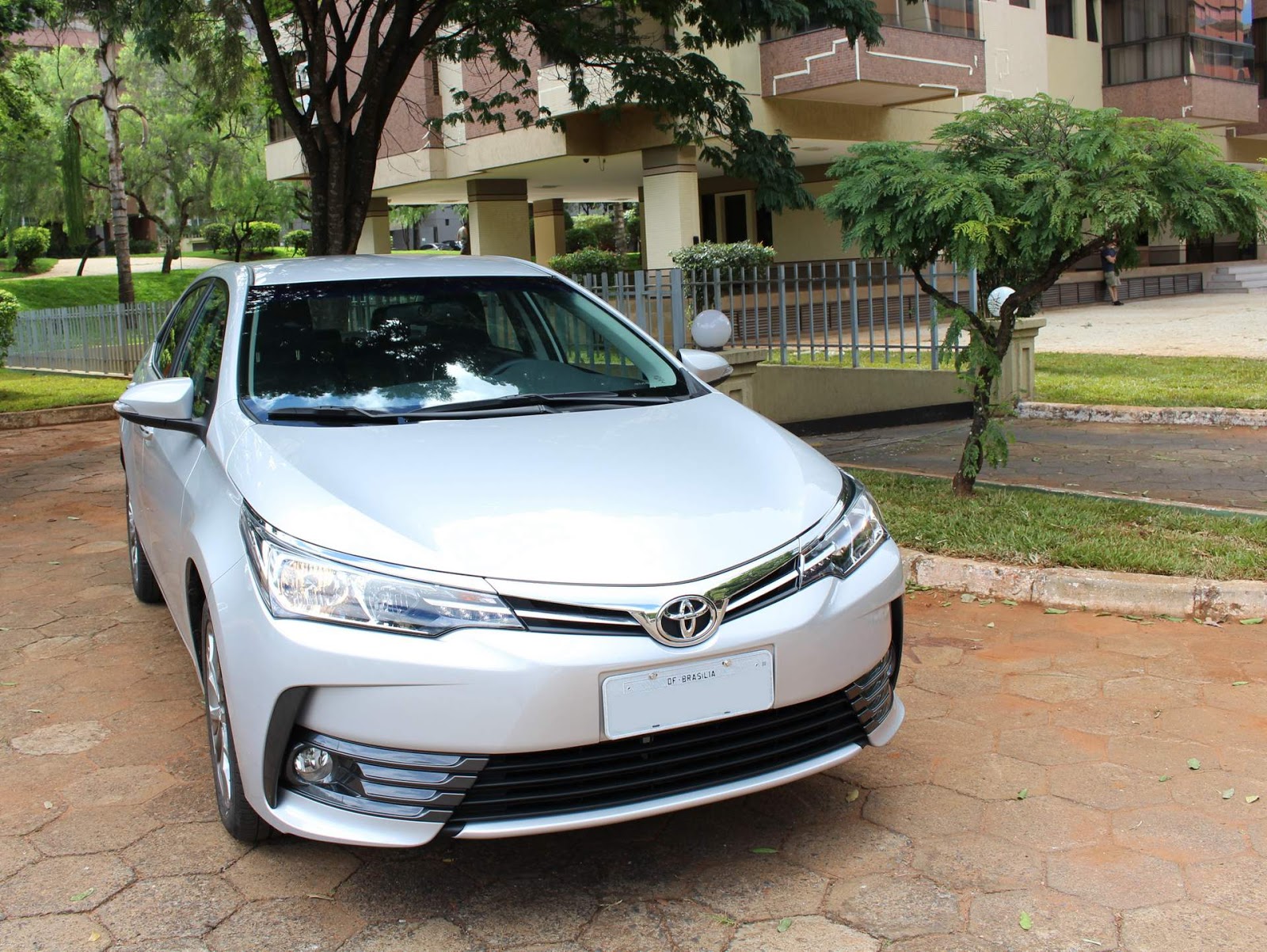 Toyota Corolla XEi 2018: preço, consumo - vídeo-avaliação