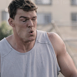 birthdays: Alan Ritchson (gifs)