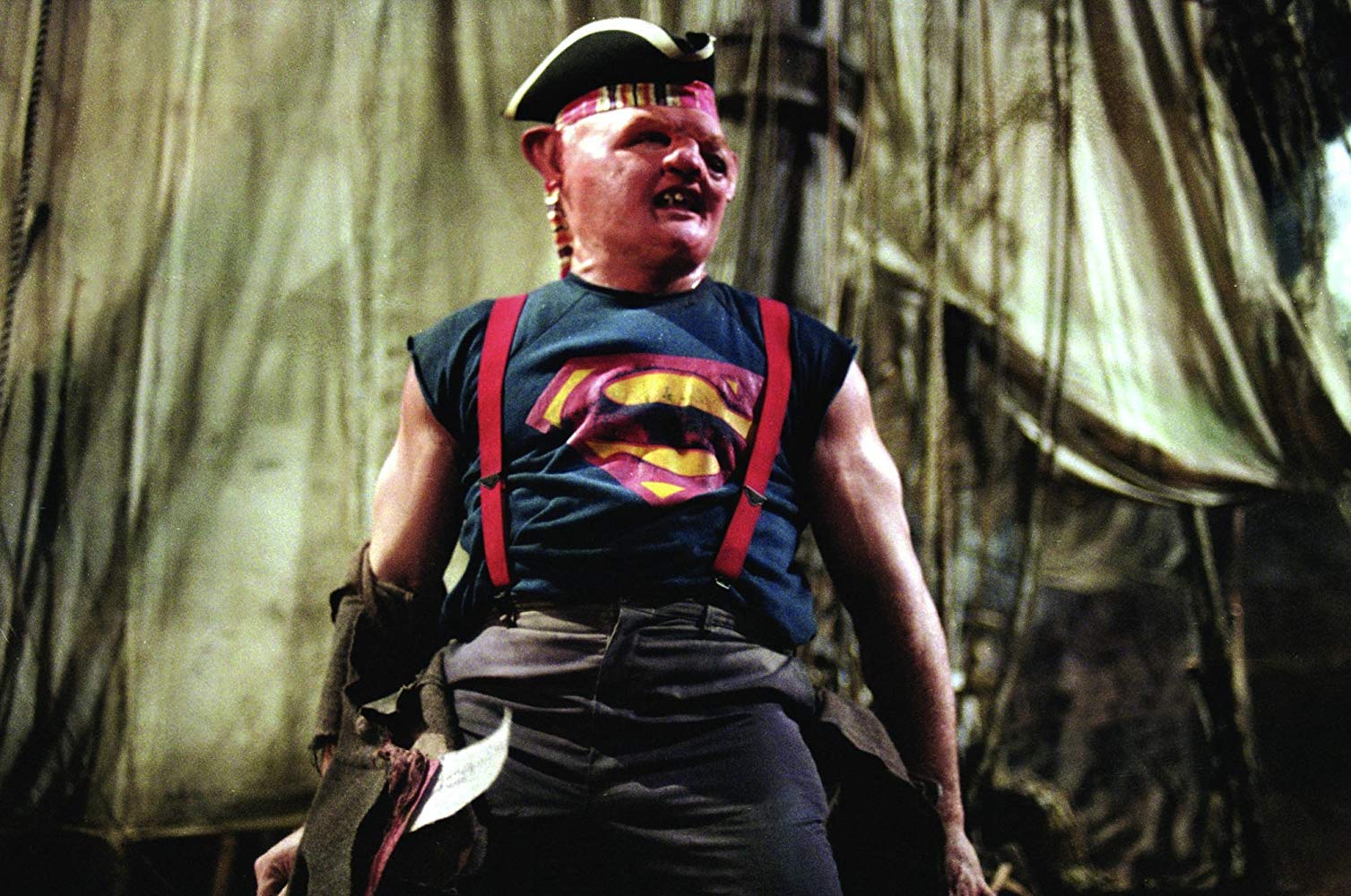 Por trás da máscara! John Matuszak, o Sloth, de Os Goonies ~ Memórias ...