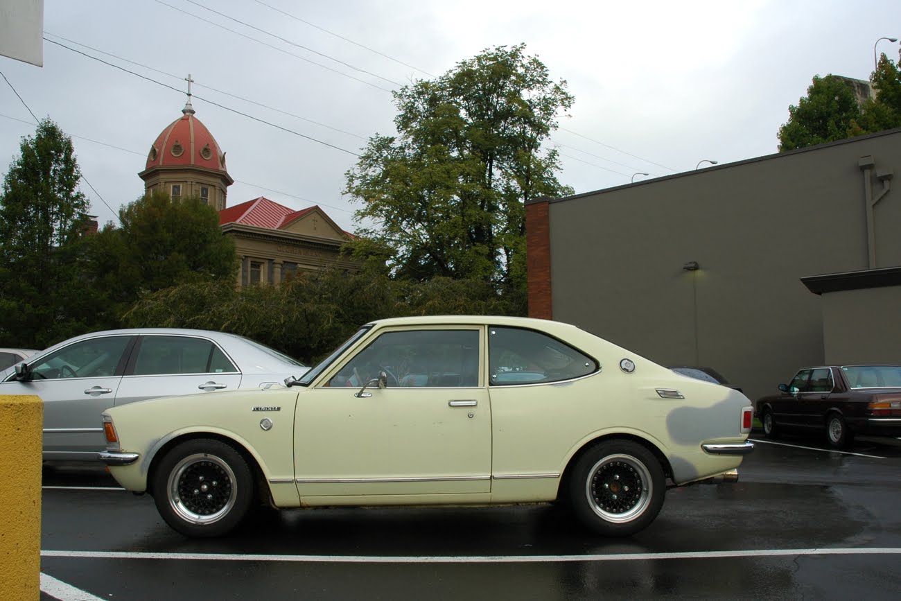 OLD PARKED CARS.: 1972 Toyota Corolla Deluxe Coupe.