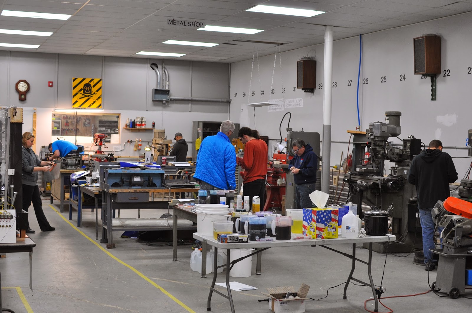 handverker: anodizing workshop: milwaukee makerspace