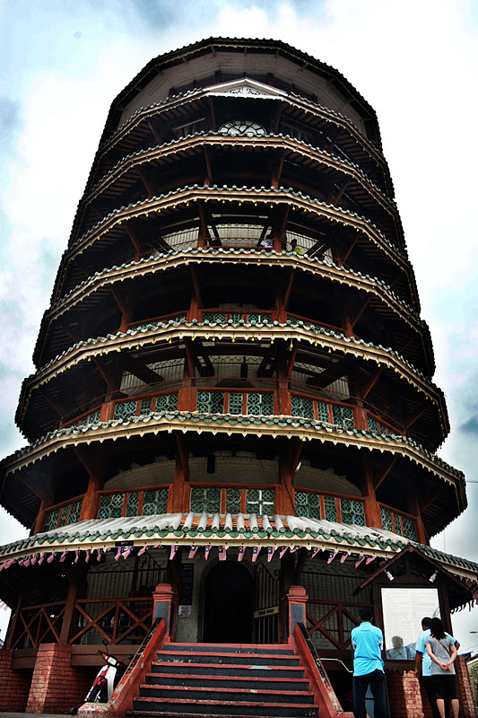 MusiaDe: MenARA CondONG t.iNTan