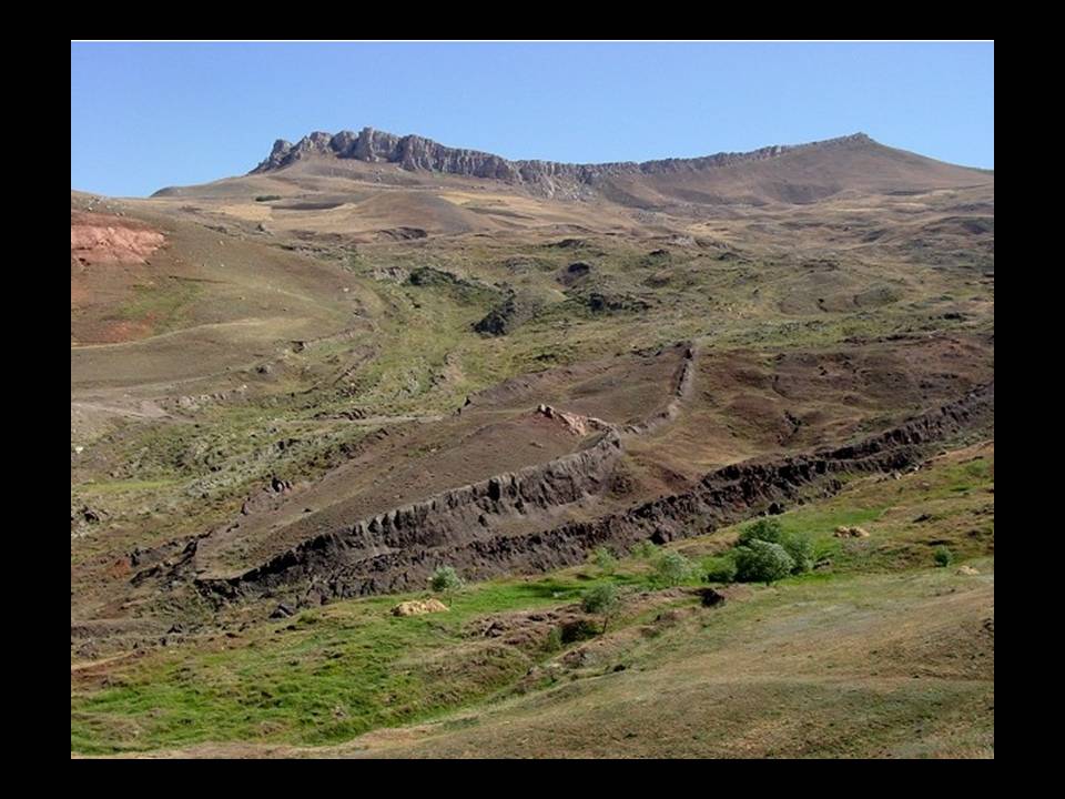 SINARAN GUA EMAS: SEJARAH BAHTERA NABI NUH