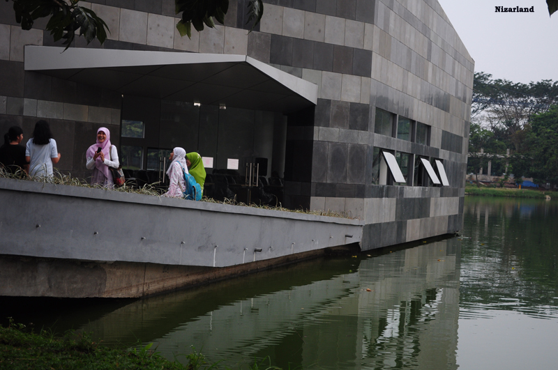 NIZARLAND: Perpustakaan Baru UI