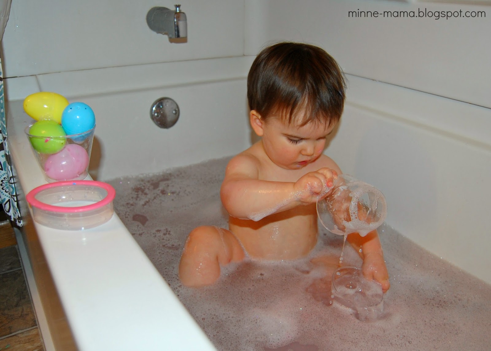 Minne-Mama: Easter Egg Bubble Bath
