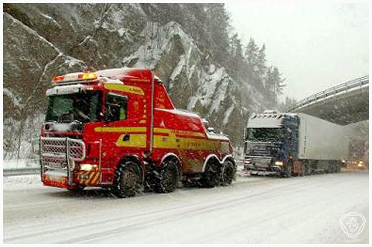 SCANIA: Scania Viking bilberging @ snø