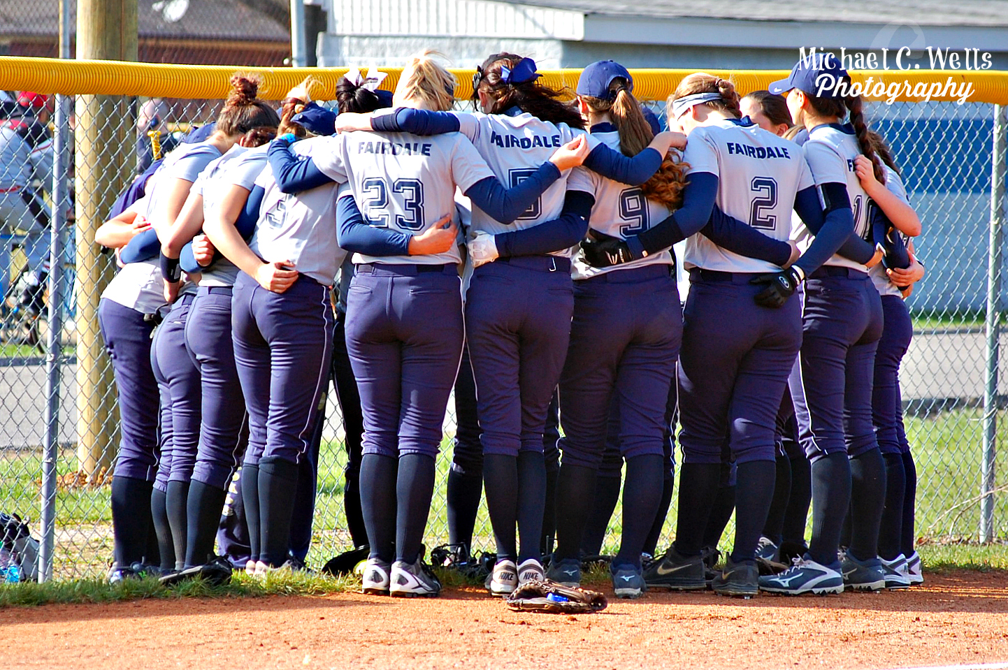 Fairdale Bulldogs 17 - Moore Mustangs 1