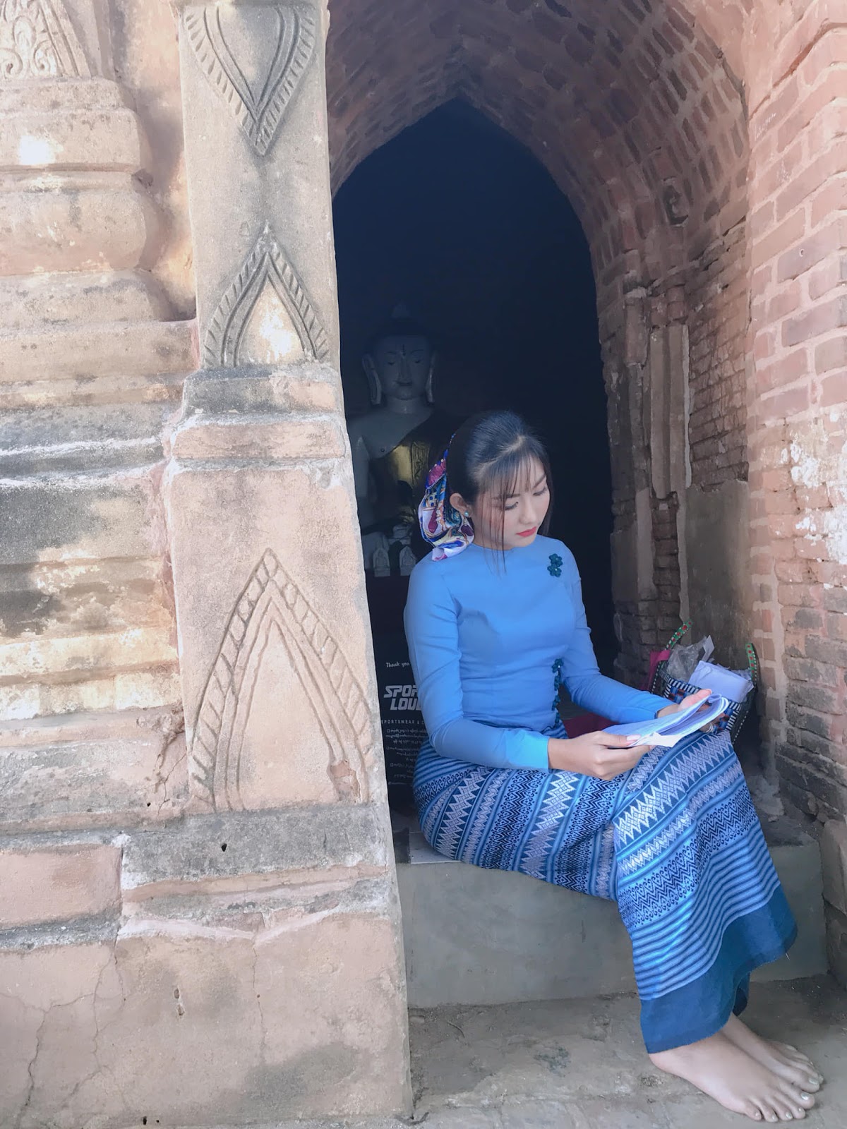 May Myint Mo - Myanmar Outfit Fashion in Bagan