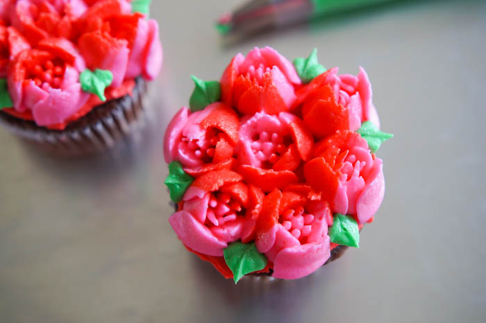 A Beginner's Guide to Using Russian Piping Tips | Bake at 350°