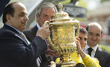 Sheikh Mohammed Obaid Al Maktoum toglie i cavalli a Cumani! Postponed ...