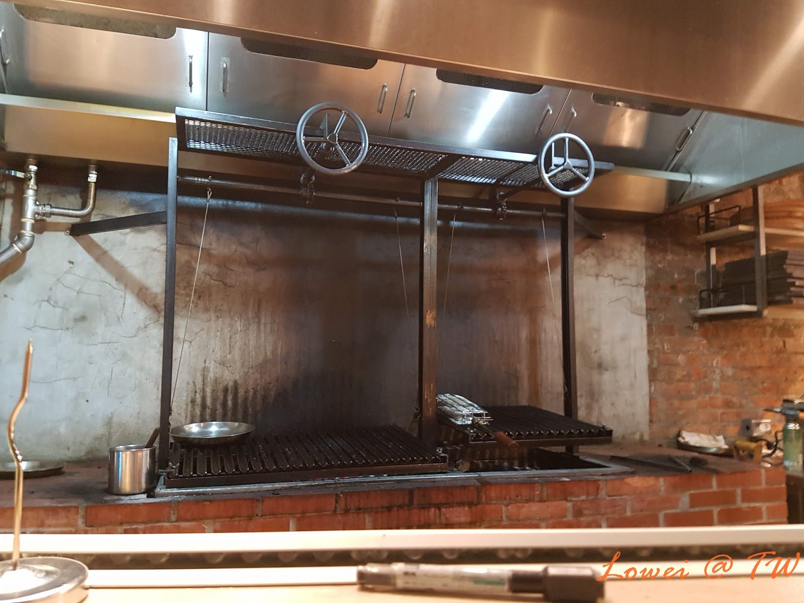 Lowei 食在台北】姊妹秘密基地豪邁聚餐炭烤美式餐廳 /棧 F-U Kitchen/中山站美食早午餐/特殊工業風裝潢/可攜寵物 | New ...