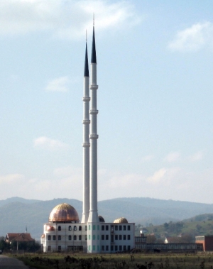 Najveća džamija na Balkanu nalazi se u selu Delimeđe kod Novog Pazara ...
