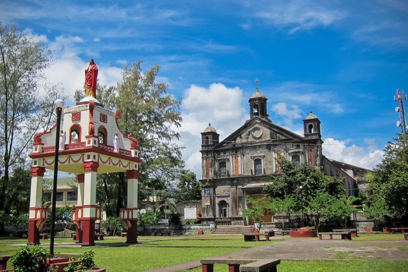 BEACHES AND CHURCHES: A TOUR OF BICOL REGION - Day 3: Caramoan to Legazpi