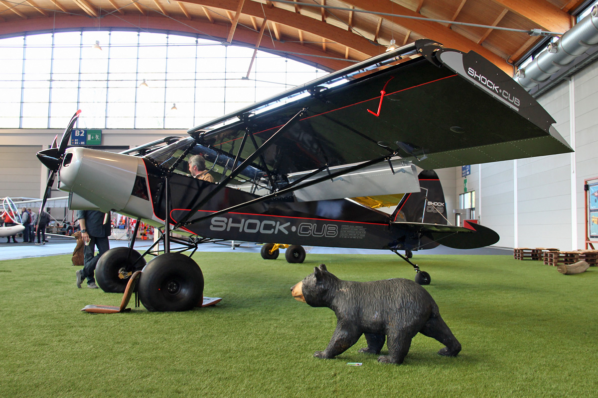 Eastwings: Shock Cub * Zlin Aviation * no Reg.