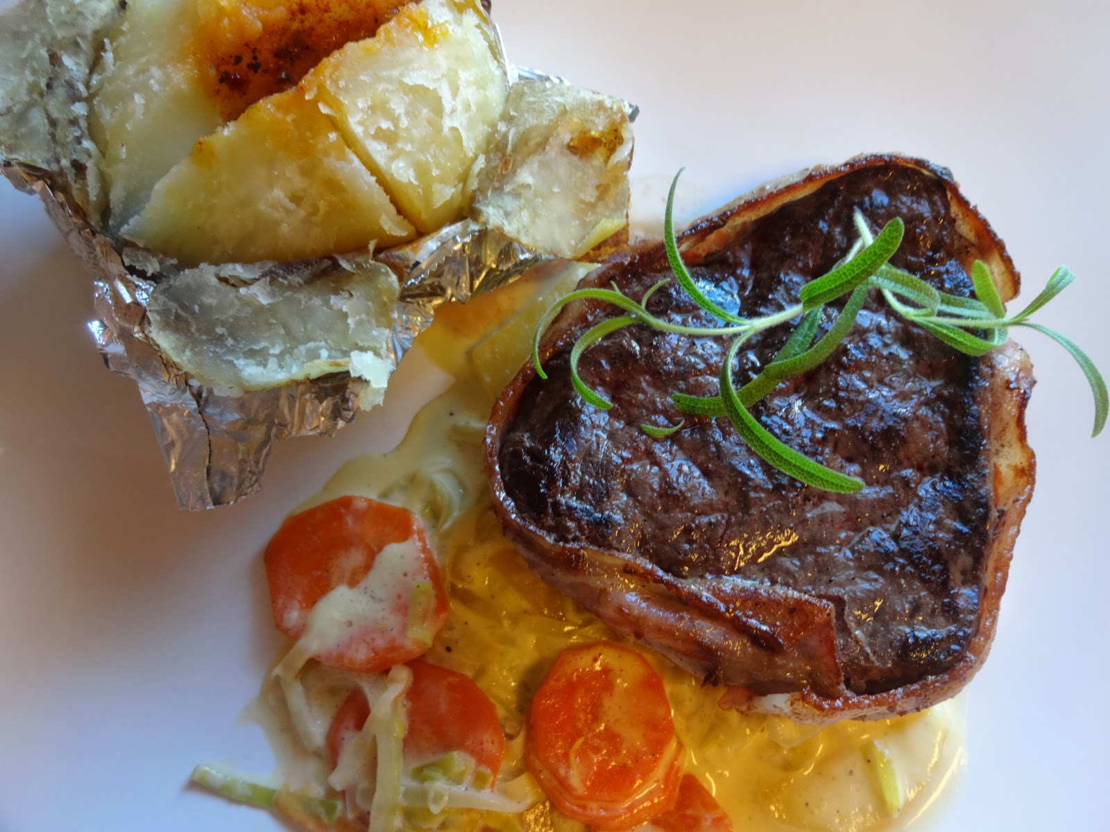 Hvalbiff med bacon – Integrert kjokkenet