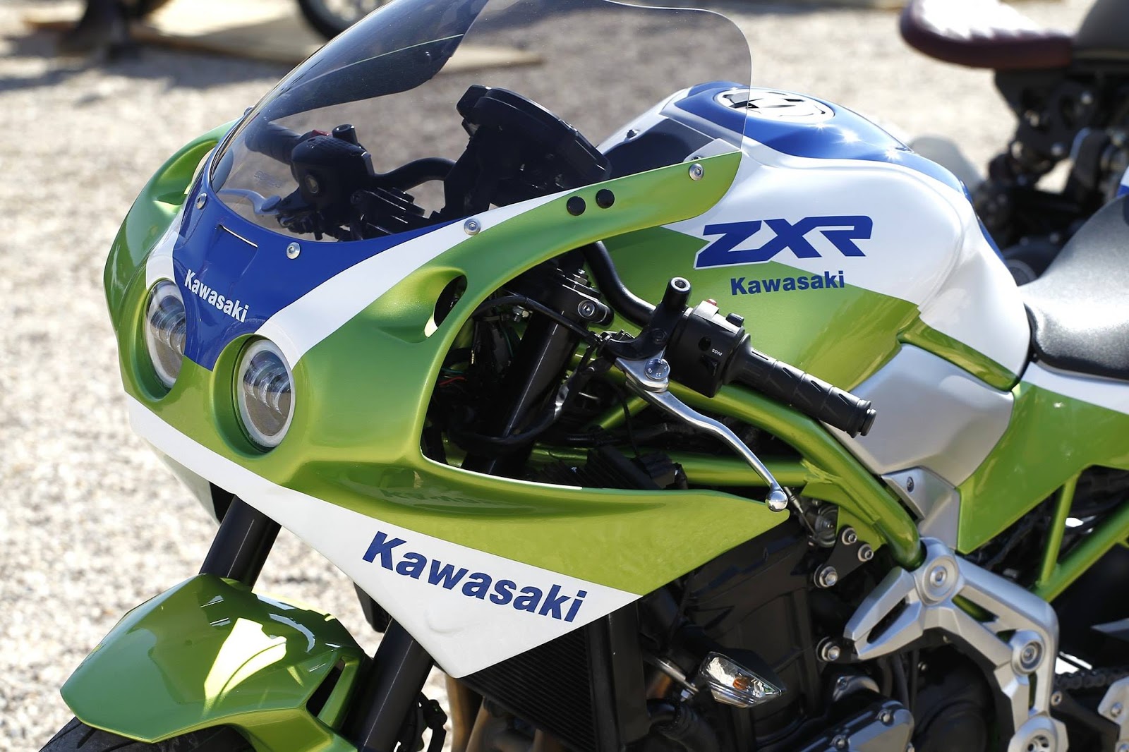 ZXR 900 Return - RocketGarage - Cafe Racer Magazine