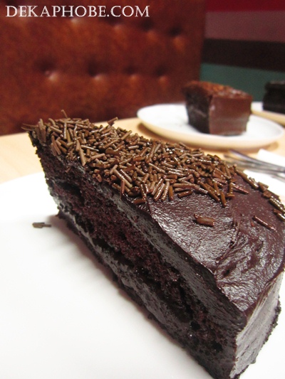 Chocolat: Deep Dark Chocolate Cakes